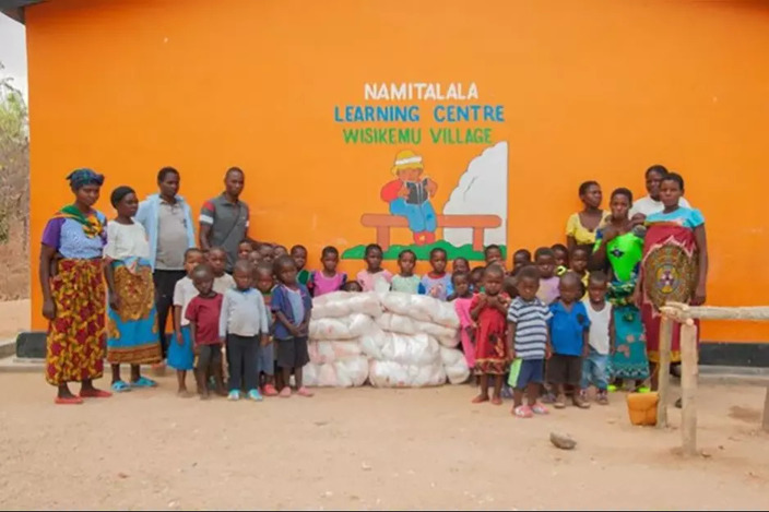 「社内の感謝」から世界中の子どもたちへ給食を寄付｜累計15万食を突破｜チームワークアプリRECOG